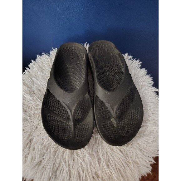 OOFOS | Shoes | Oofos Original Thong Sandals Flip Flop Black Unisex ...